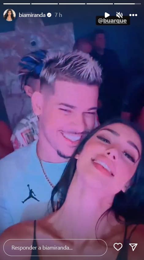 Após fim de noivado Bia Miranda escandaliza ao surgir na cama cantor