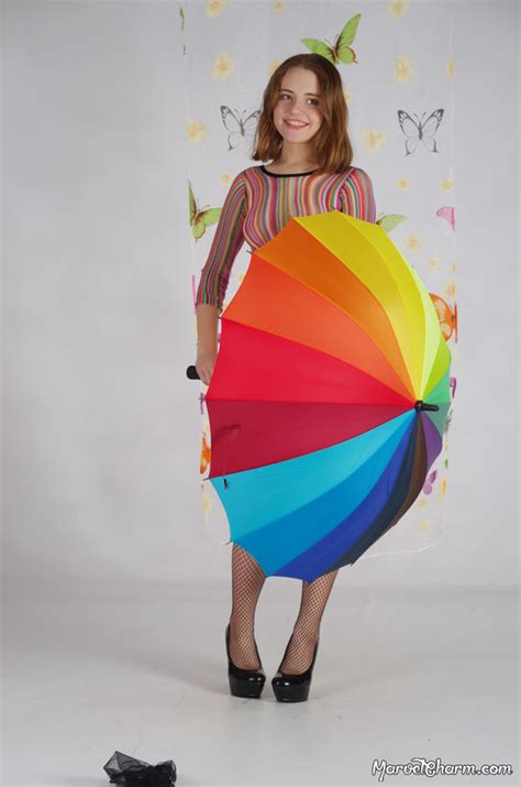 Marvel Charm Nicolette Rainbow Postimages