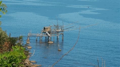 Arance E Trabocchi Sul Litorale Abruzzese La Stampa