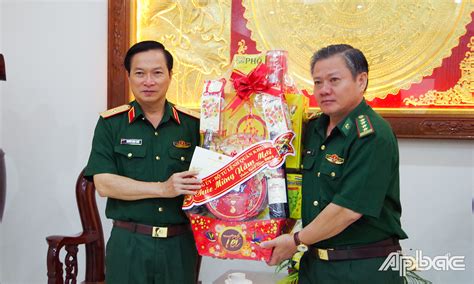 Thiếu tướng Nguyễn Minh Triều Phó Tư lệnh Quân khu 9 thăm chúc tết Bộ