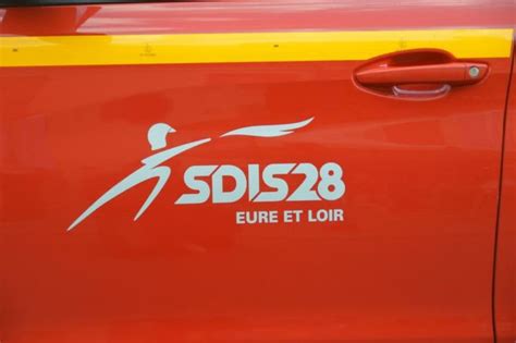 Un motard grièvement blessé dans une collision avec une voiture à