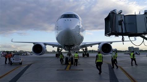 Ranking las nueve aerolíneas más puntuales de Latinoamérica