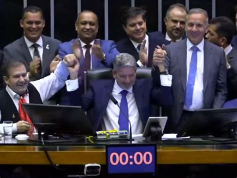 375 votos a favor Câmara aprova PEC da reforma tributária