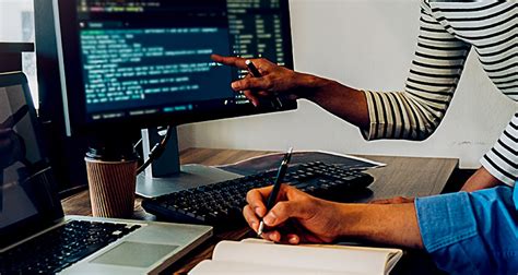 Choosing Between Custom Software And Ready Made Software Sgs Technologie