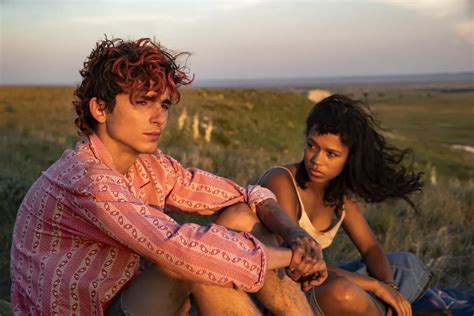 Até os Ossos encontra romance e até beleza em drama canibal ótima