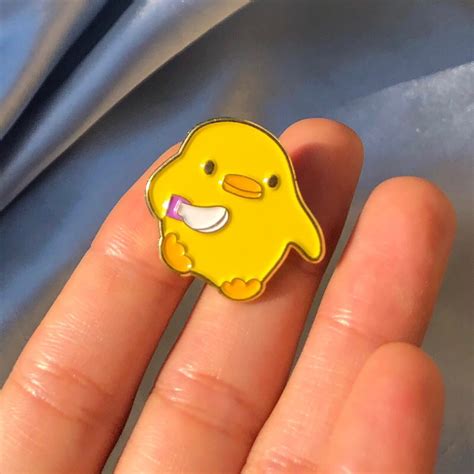 Pin Pintinho Faca Broche Patinho Fofo Duck Chick With Knife Pins