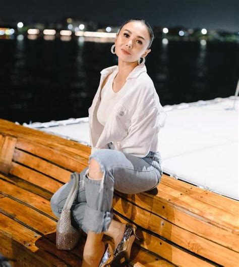 Artis Ini Tetap Awet Muda Di Usia 50 An