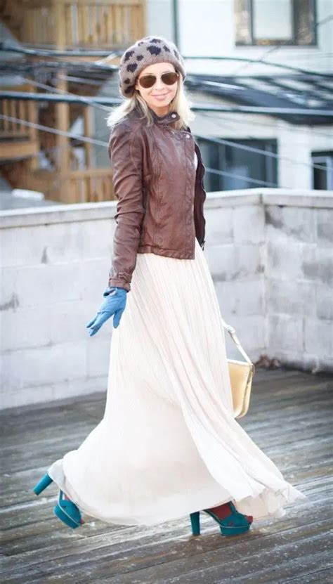 How To Wear A Maxi Dress In The Fall In 2024 Maxi Skirt Winter Maxi