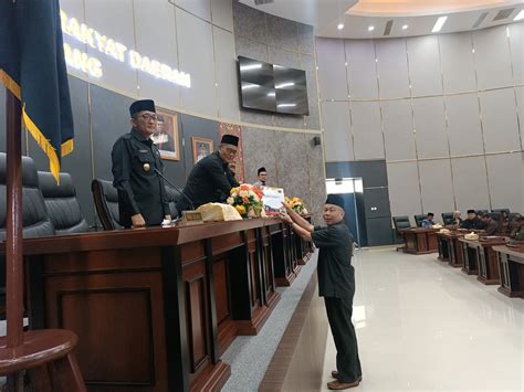 Gelar 2 Agenda Sidang Paripurna Berikut Pandangan Fraksi Dan