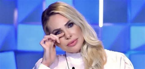 Ilary Blasi Come Sta La Showgirl Dopo La Separazione Da Francesco