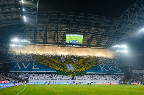 Kibice i oprawy na meczu Lech Poznań Legia Warszawa Zdjęcia z hitu