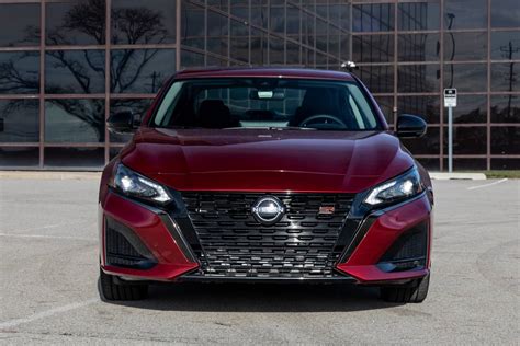 Nissan Altima Sr Review A Sensible Somewhat Sporty Sedan