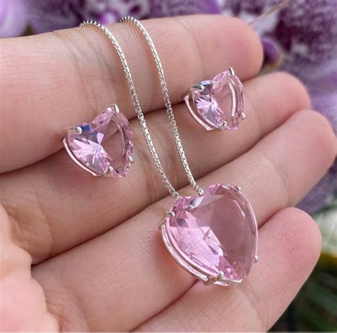 Conjunto Colar Brincos de Coração Rosa Cristal em Prata925