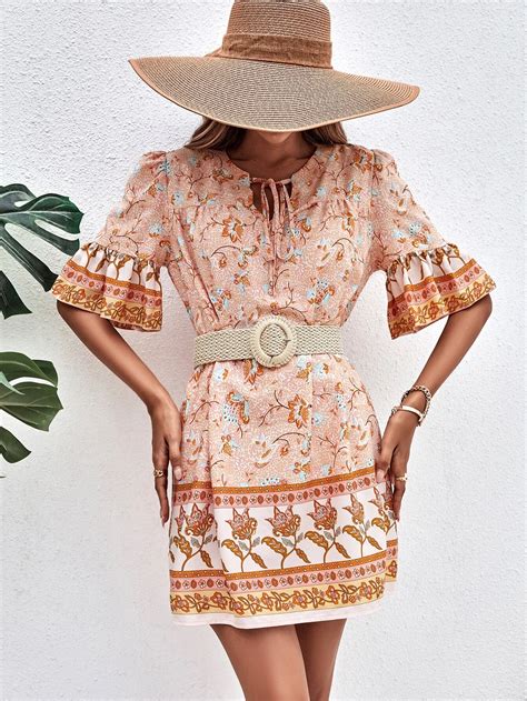 SHEIN Unity Kleid mit Blume Muster Volant Ärmeln Knoten ohne Gürtel