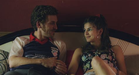 Clara Lago Nue Dans Cousinhood