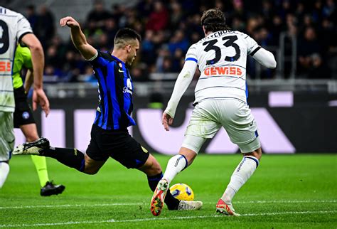 Erste Spiele Der Serie A Und Der Supercoppa Italiana Im Jahr 2025