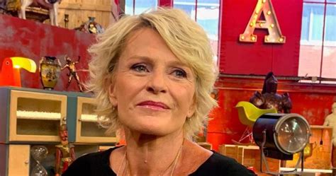 Sophie Davant on sait d où vient cet accessoire iconique sur cette