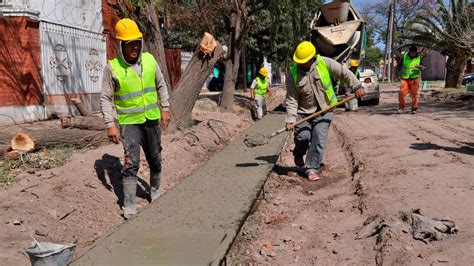 El intendente Nediani visitó las obras de cordón cuneta en el barrio