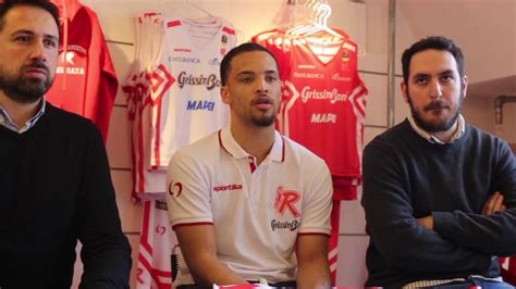 Grissin Bon Michael Mike Dixon Si Presenta Ai Tifosi YouTube