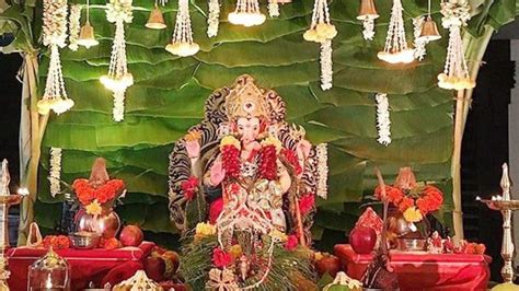 Ganesh Chaturthi 2023 7 Creative Flower Decoration Ideas For