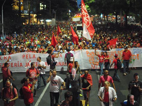G1 Protesto contra falta de água reúne 8 mil sem teto em São Paulo