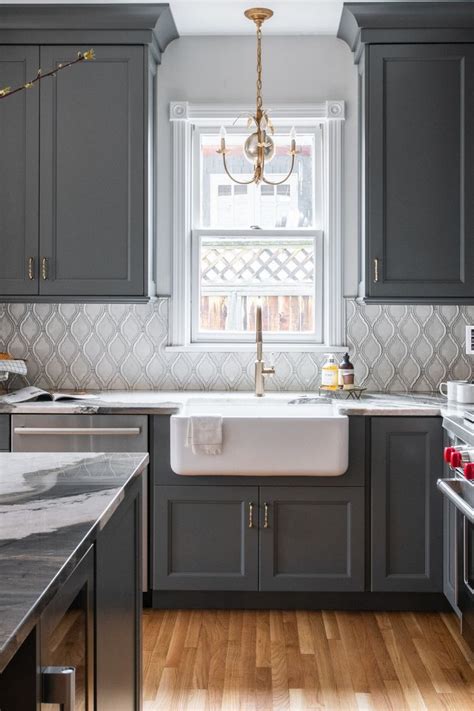 30 Backsplash Ideas For Dark Cabinets
