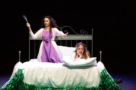 Debutta Al Teatro Biondo Di Palermo Ultimafata Di Chicca Cosentino