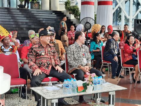 Pj Bupati Landak Buka Kegiatan Pagelaran Pesona Bhineka Tunggal Ika