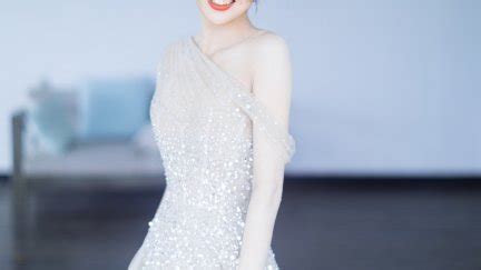 Asian Women Celebrity Actor Liya Tong X Wallpaper