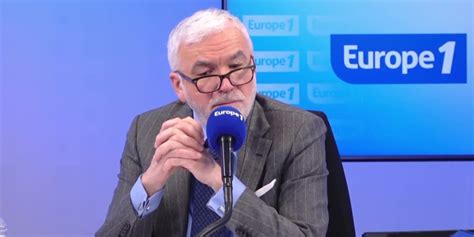 Pascal Praud et vous Ça fait 17 ans que je me bats je suis fatiguée