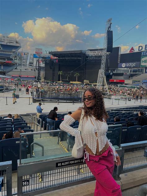 Bad Bunny Outfit Ideas In 2022 Bunny Outfit Outfits Concert