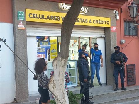 Motataxistas Asaltan Tienda De Celulares Con Armas De Fuego En Oaxaca