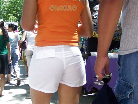 Descubrir 46 Imagen Mujeres Con Ropa Transparente En La Calle
