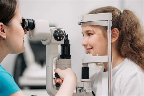 Ta wada wzroku może dotknąć co drugą osobę bez względu na wiek