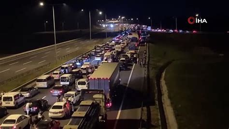 Kuzey Marmara Otoyolunda kaza Bayram tatili yolunda kontak kapattılar