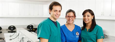 Postgrado Maestría en Periodoncia e Implantología Oral