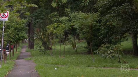 Vídeo Moradores do Alto da Lapa reclamam de praça fechada SP2 G1