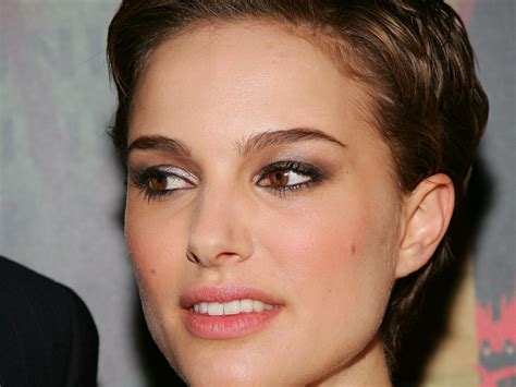 Natalie Portman Pixie Cut Side View