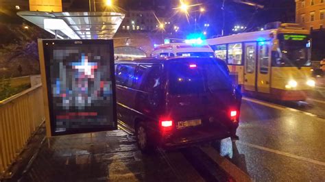 Warszawa trasa WZ Bus wjechał w ludzi na przystanku TVN Warszawa