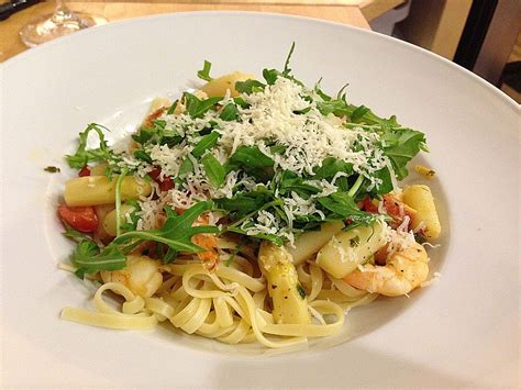 Spargel Mit Garnelen Auf Tagliatelle Von Annie1162a Chefkoch