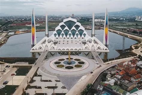 7 Fakta Unik Masjid Al Jabbar Kota Bandung Masjid Rancangan Ridwan