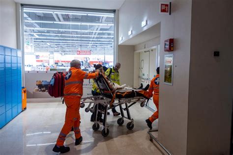 Atak nożownika we włoskim supermarkecie Jedna osoba nie żyje ranny