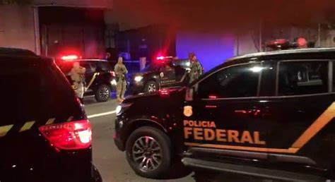 Robinho é preso no litoral de SP pela Polícia Federal e vai cumprir