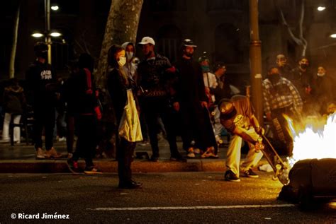 Fotogalería de la cuarta noche de disturbios en Barcelona NR