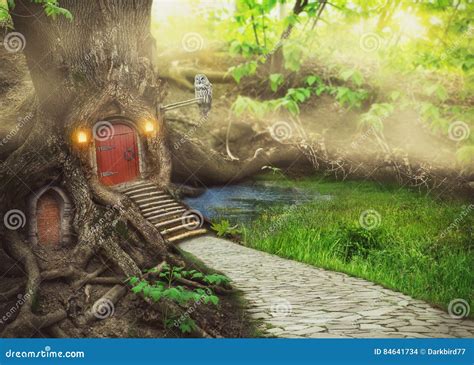 Casa En El árbol De Hadas En Bosque De La Fantasía Stock de ilustración