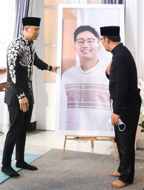 Berbela Sungkawa AHY Takziah Ke Rumah Ridwan Kamil