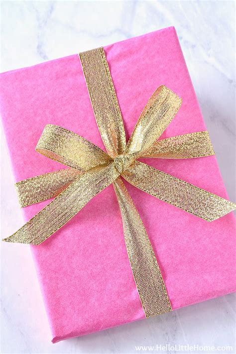 How To Tie A Bow With Ribbon Step By Step
