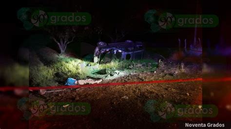 Muere un hombre en volcadura de camioneta en Gabriel Zamora Michoacán
