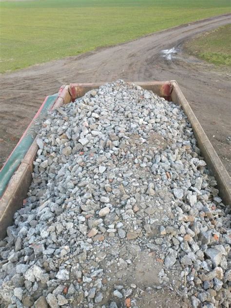 Gruz Kruszony Beton Mielony z Kruszarki Pokruszony Tłuczeń Tanio Lipsko