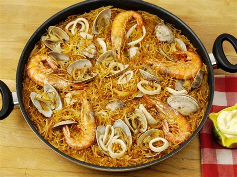 Fideuà paëlla aux pâtes et poissons Recette de Fideuà paëlla